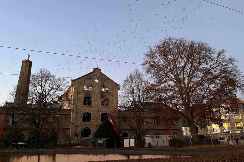 Wéi baufälleg ass den Tuerm vun der aler Dikrecher Brauerei ...